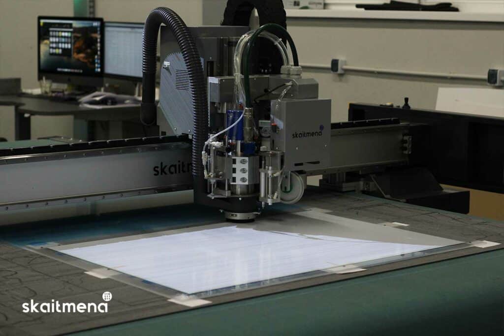 Spauda ant organinio stiklo | Skaitmena